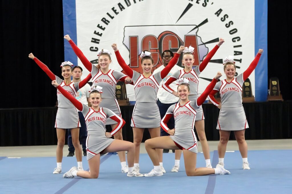 Cheer | Dallas Center-Grimes Activities